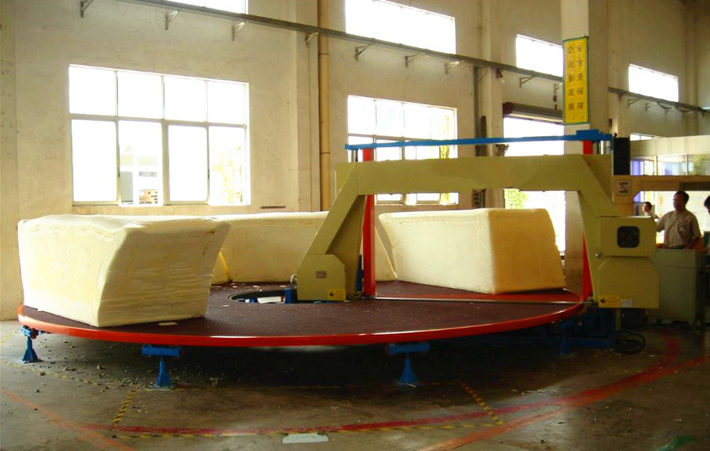 La cortadora de la espuma del alto rendimiento, circunda el cortador ...